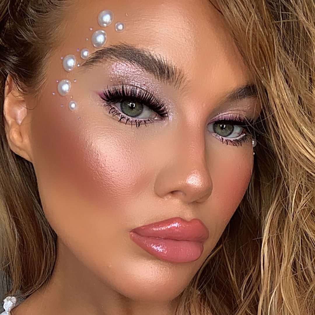 Pearly Makeup Looks for Every Occasion