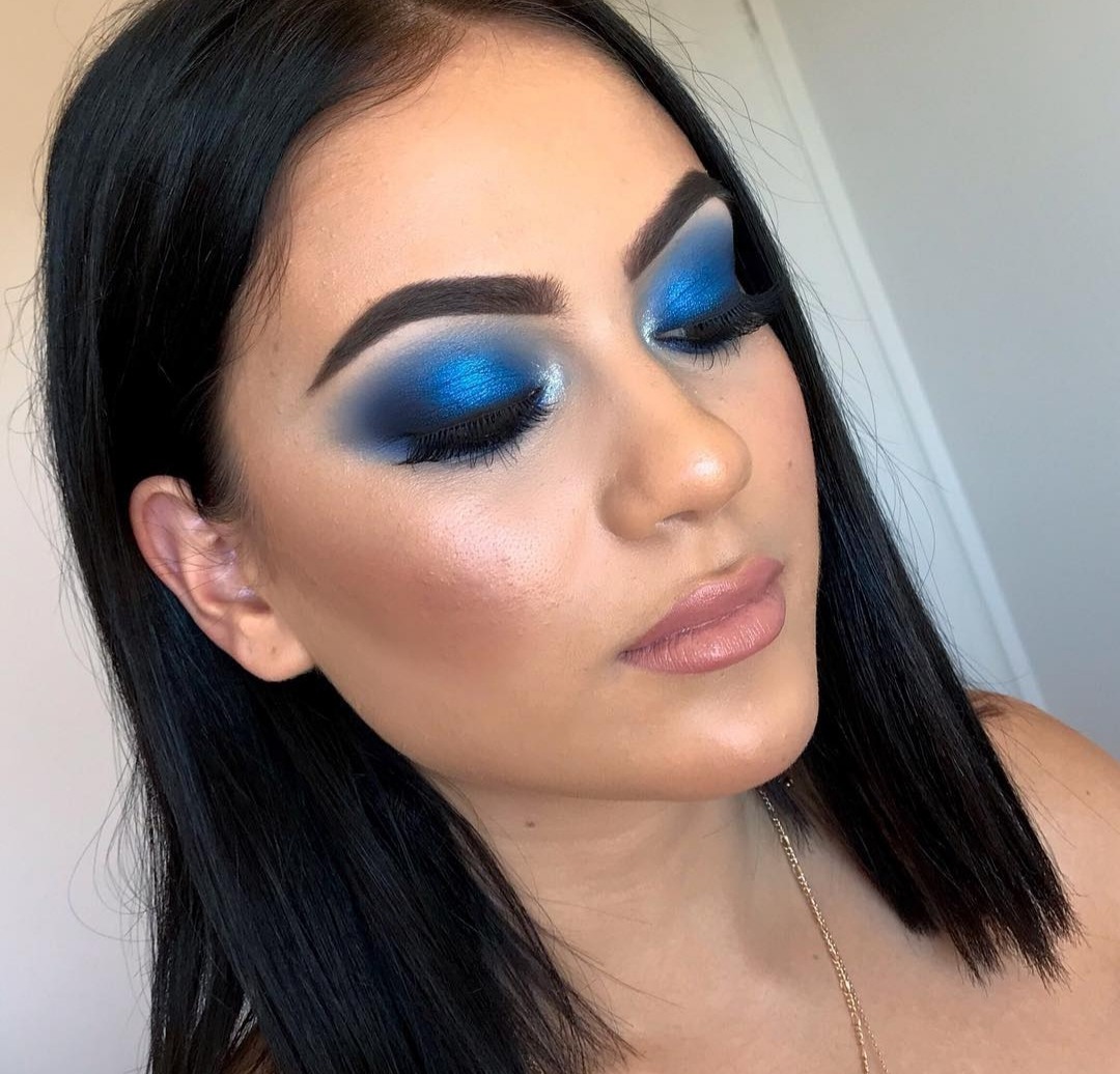 Blue Eyeshadow: 10 Mesmerizing Looks For Any Occasion - Trimatize Beauty