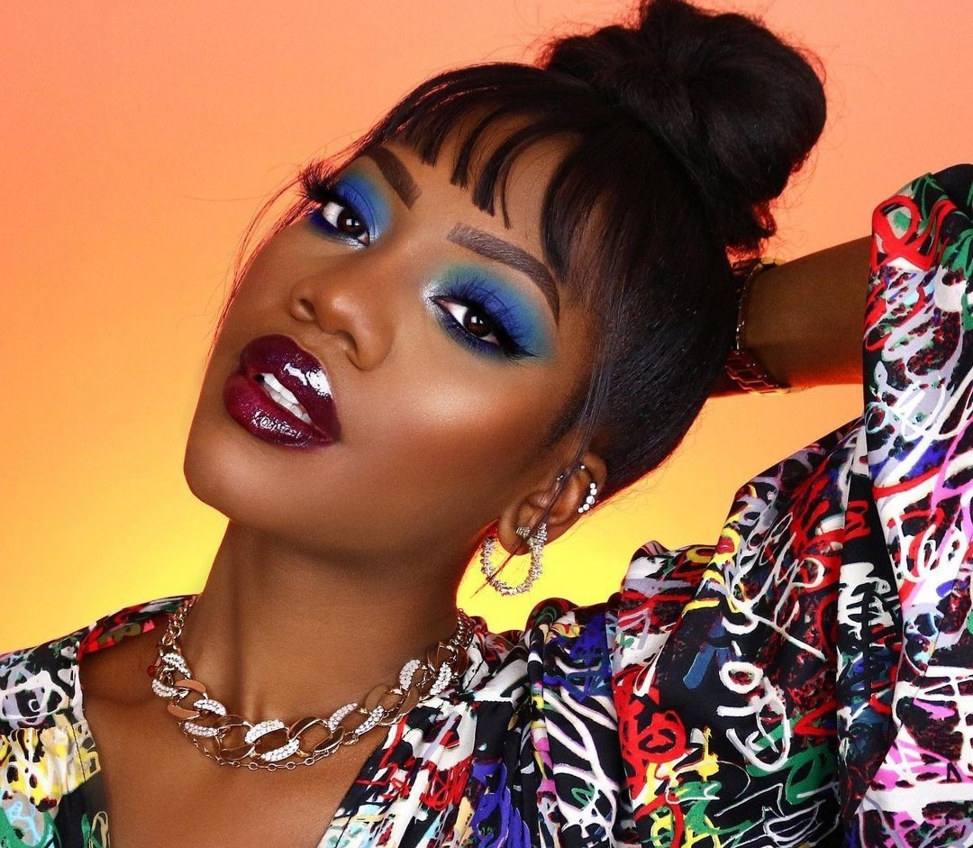 Blue Eyeshadow: 10 Mesmerizing Looks For Any Occasion - Trimatize Beauty