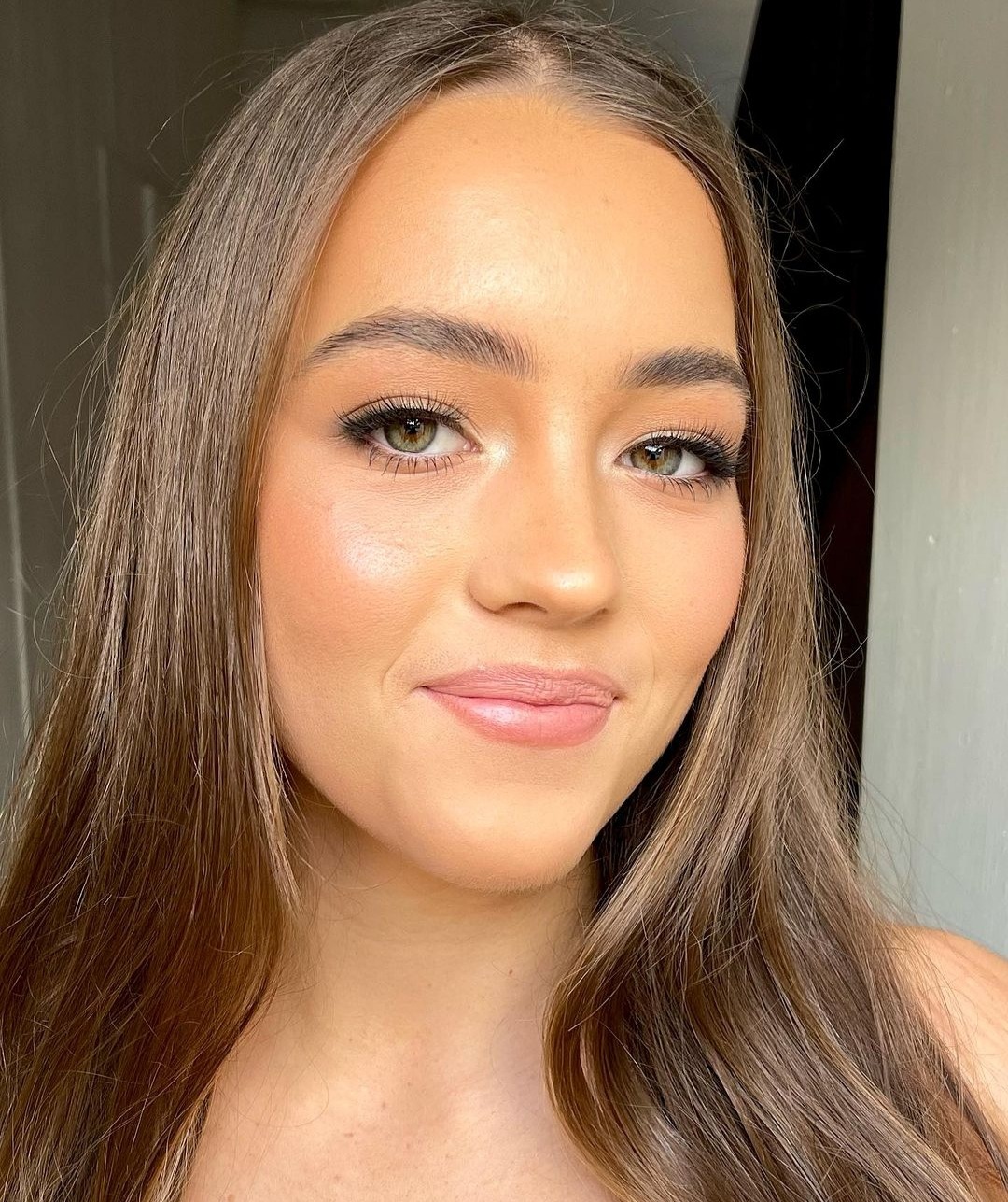 8 Date Night Makeup Looks That Will Steal The Spotlight - Trimatize Beauty